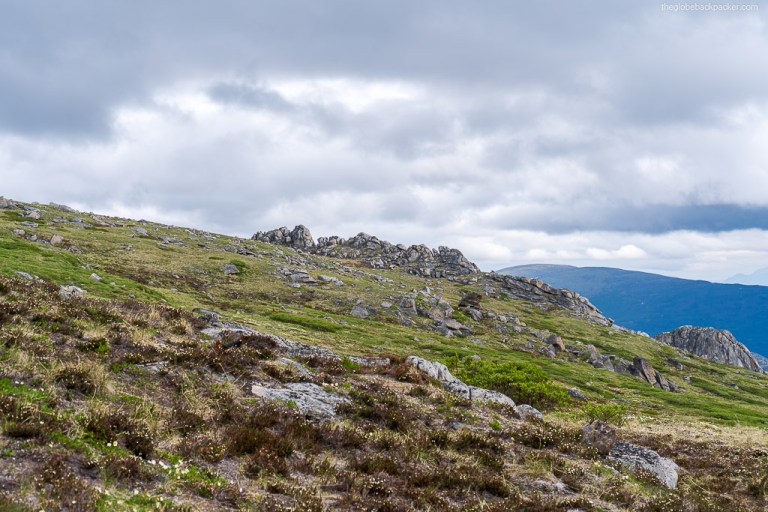 Hiking the Tors in Yukon – The Globe Backpacker