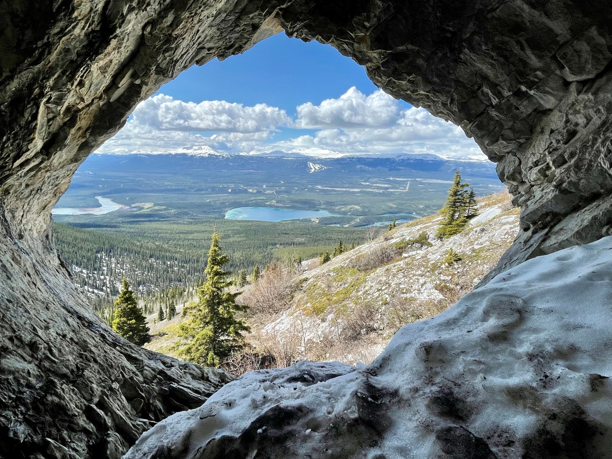 Grey Mountain Hike & The Secret Cave – The Globe Backpacker